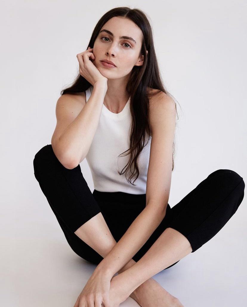 Sera Mann | Scrolller