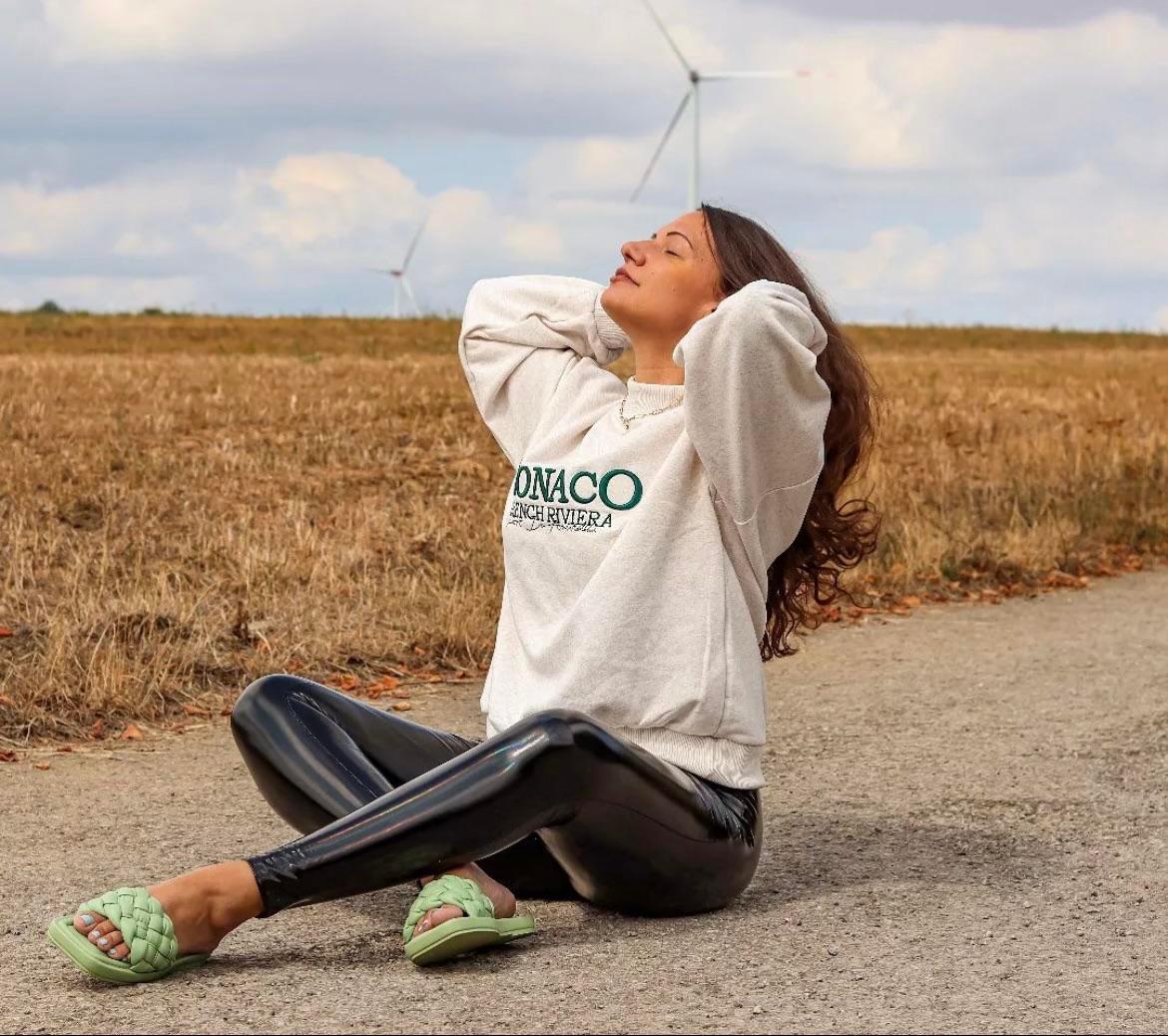 Sexy and comfy | Scrolller