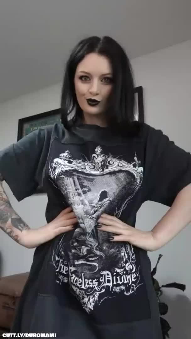 Sexy emo | Scrolller