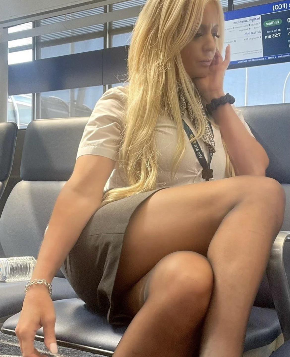 Sexy Flight Attendant Scrolller