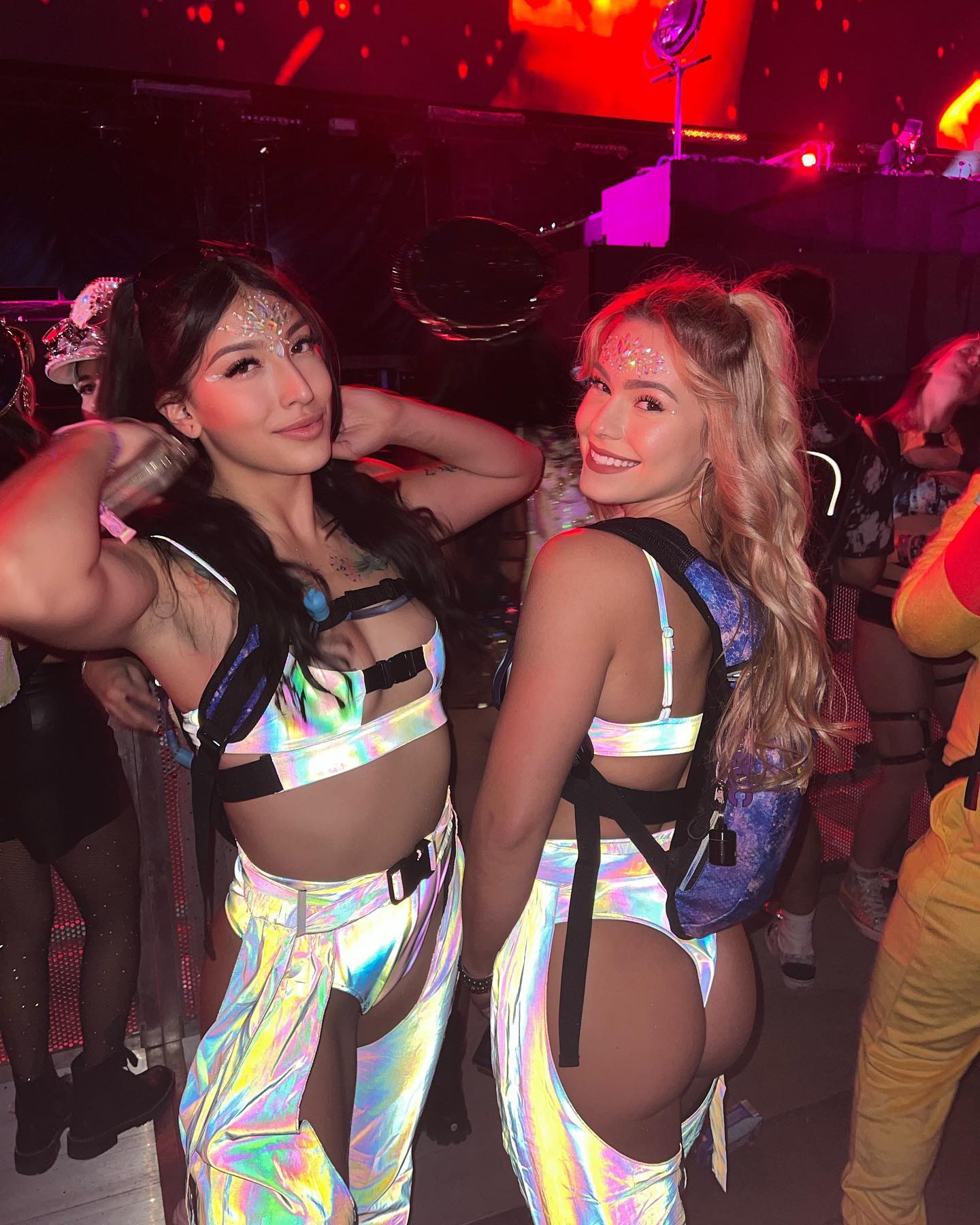 Sexy rave babes | Scrolller
