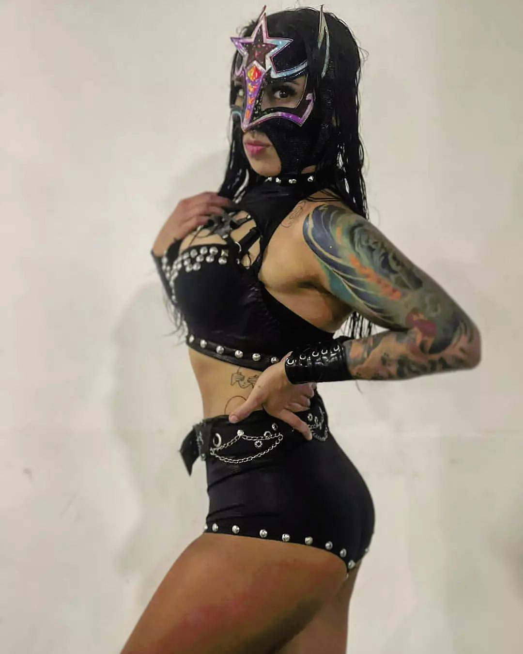 Sexy Star II | Scrolller