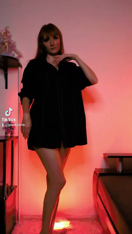 Sexy transition 🔥 | Scrolller