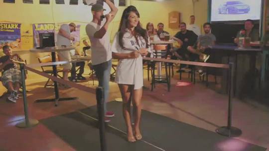 Shake 'em | Scrolller