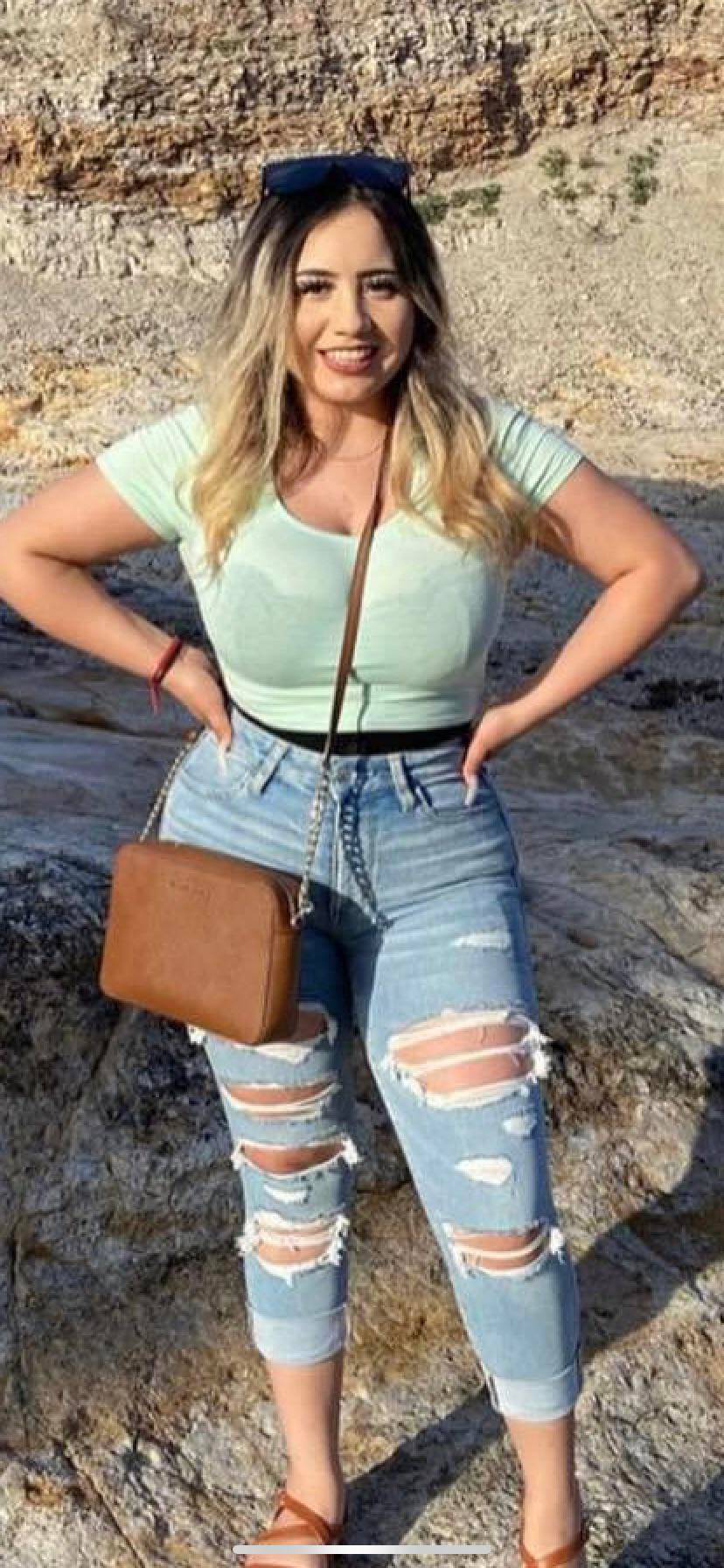 She can’t hide these | Scrolller