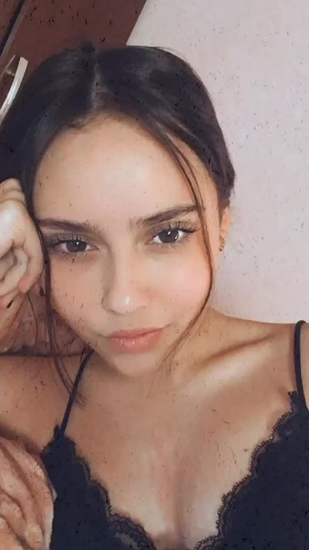 She deserve cocks or nah? | Scrolller