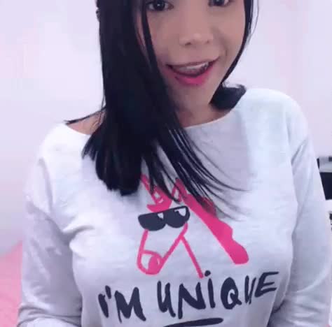 She is unique | Scrolller