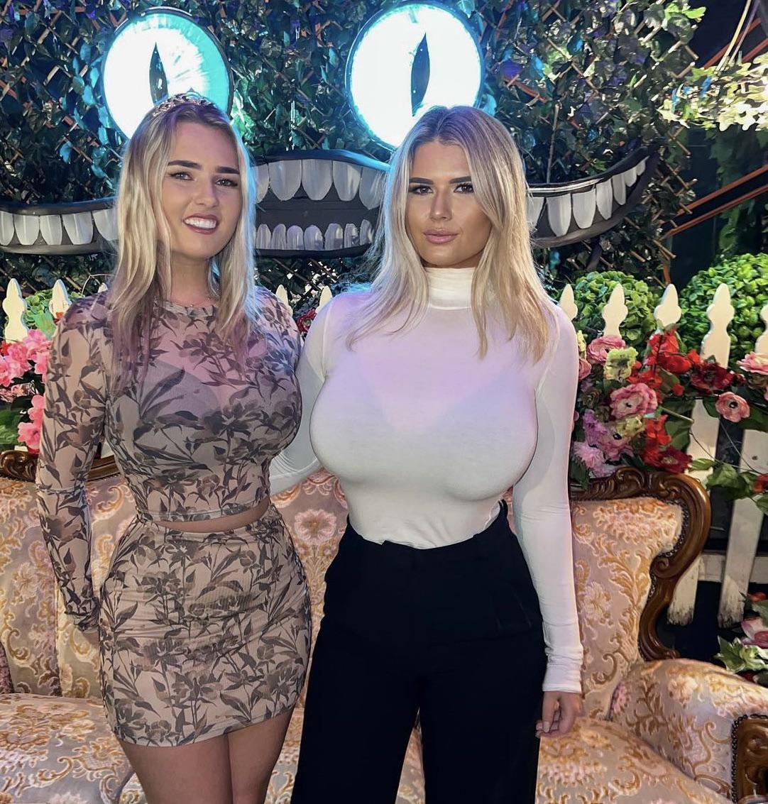 She looks squishy in all the right places!!! | Scrolller