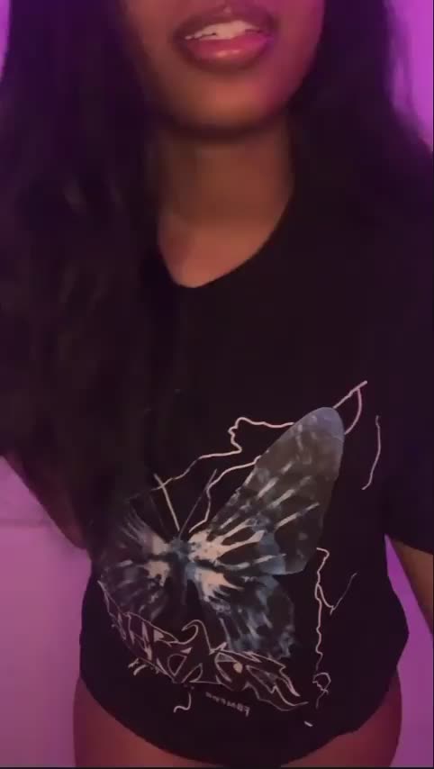 She’s got me spendinnnn 😩 | Scrolller