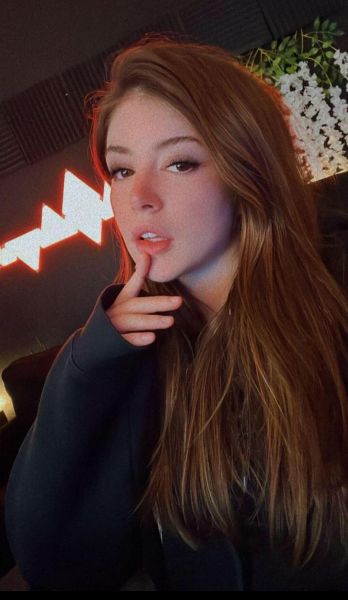 She turns me on so much | Scrolller