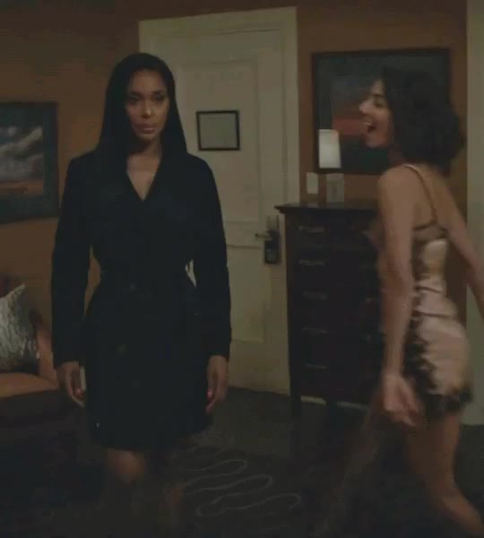 Sherilyn Allen in Girlfriends' Guide to Divorce [S2E7-2016] | Scrolller