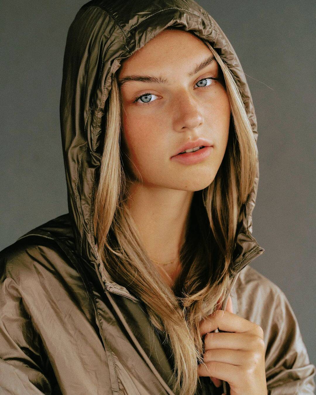 She's A Siren | Scrolller