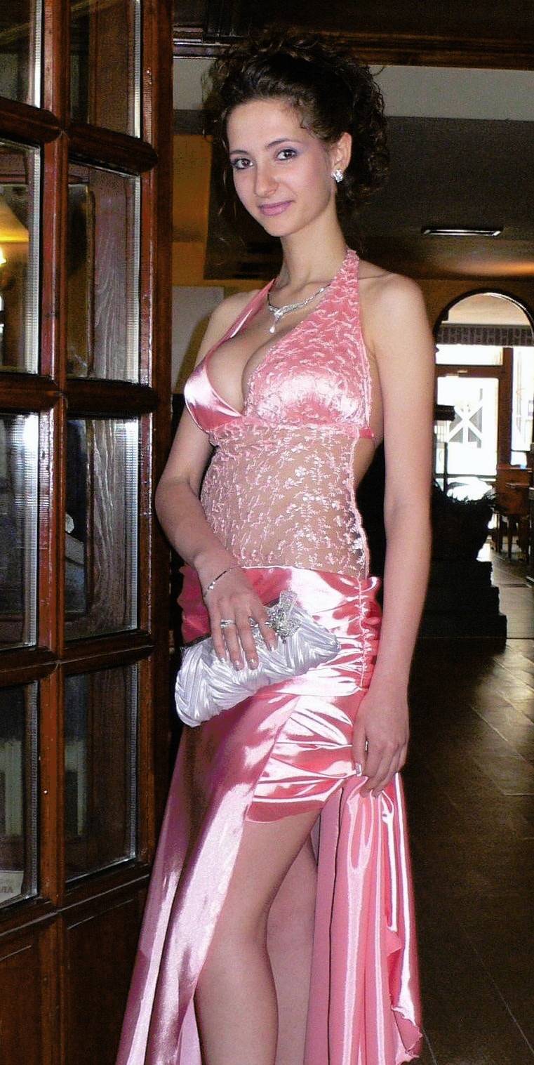 Shiny dress | Scrolller