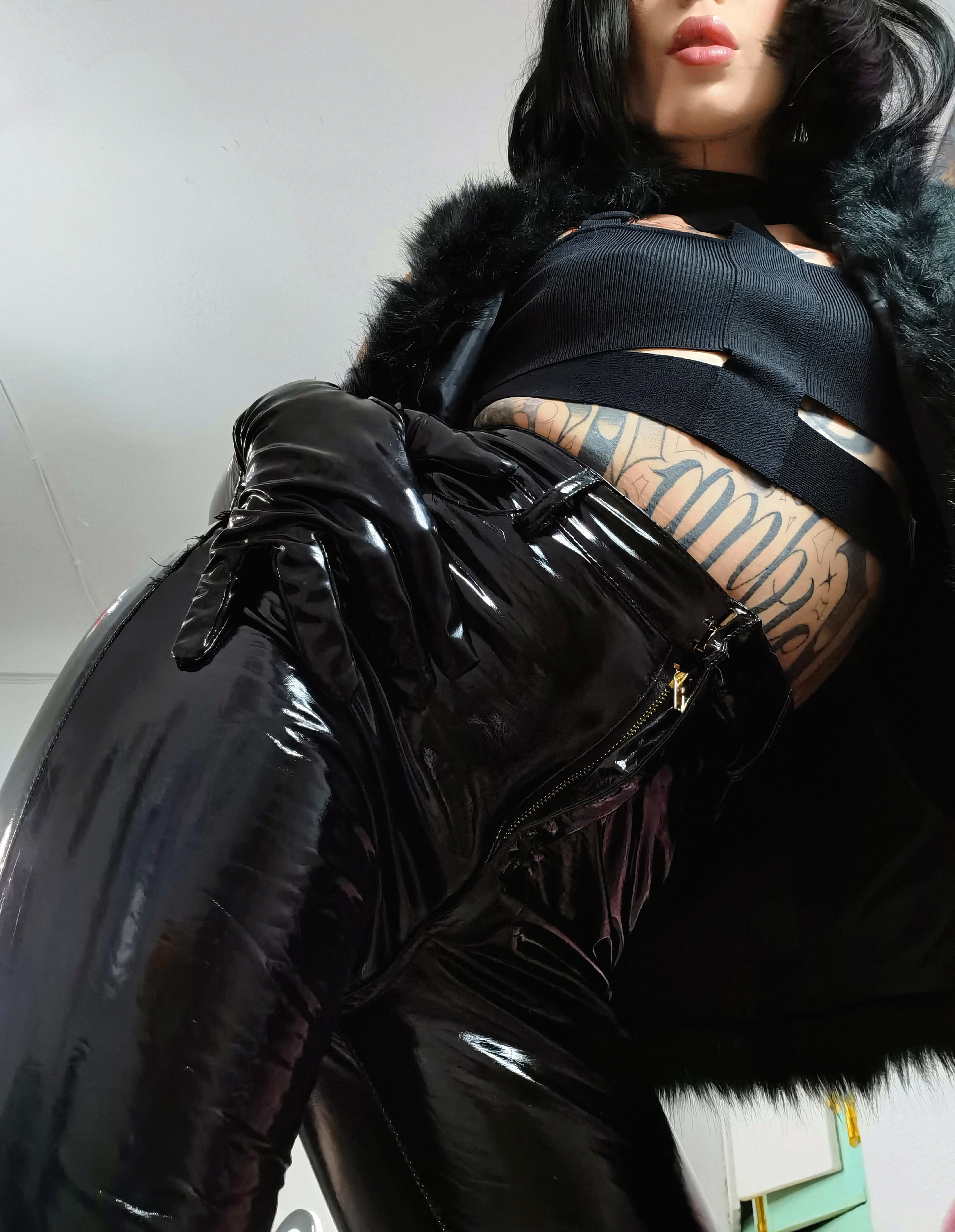 Shiny pants and gloves to match | Scrolller