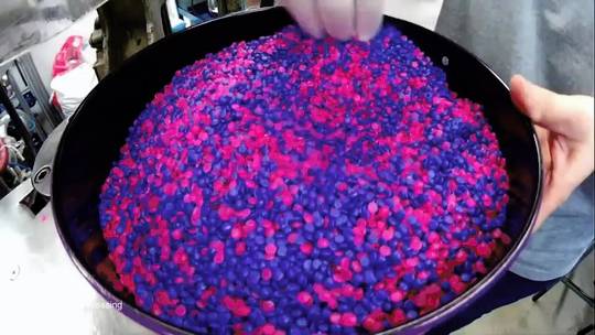 Vinyl press used for short run records | Scrolller