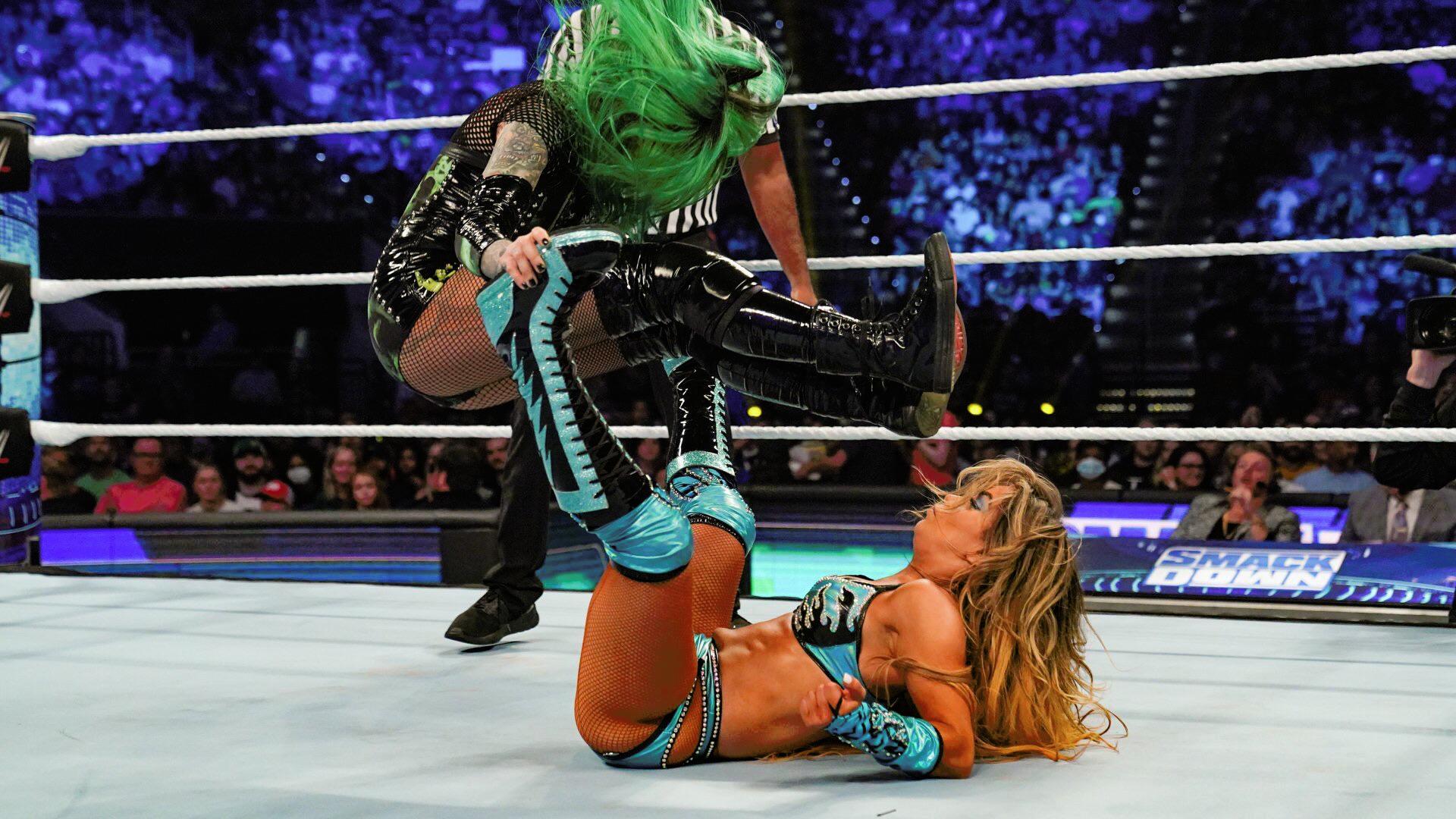 Shotzi dominating Aliyah | Scrolller