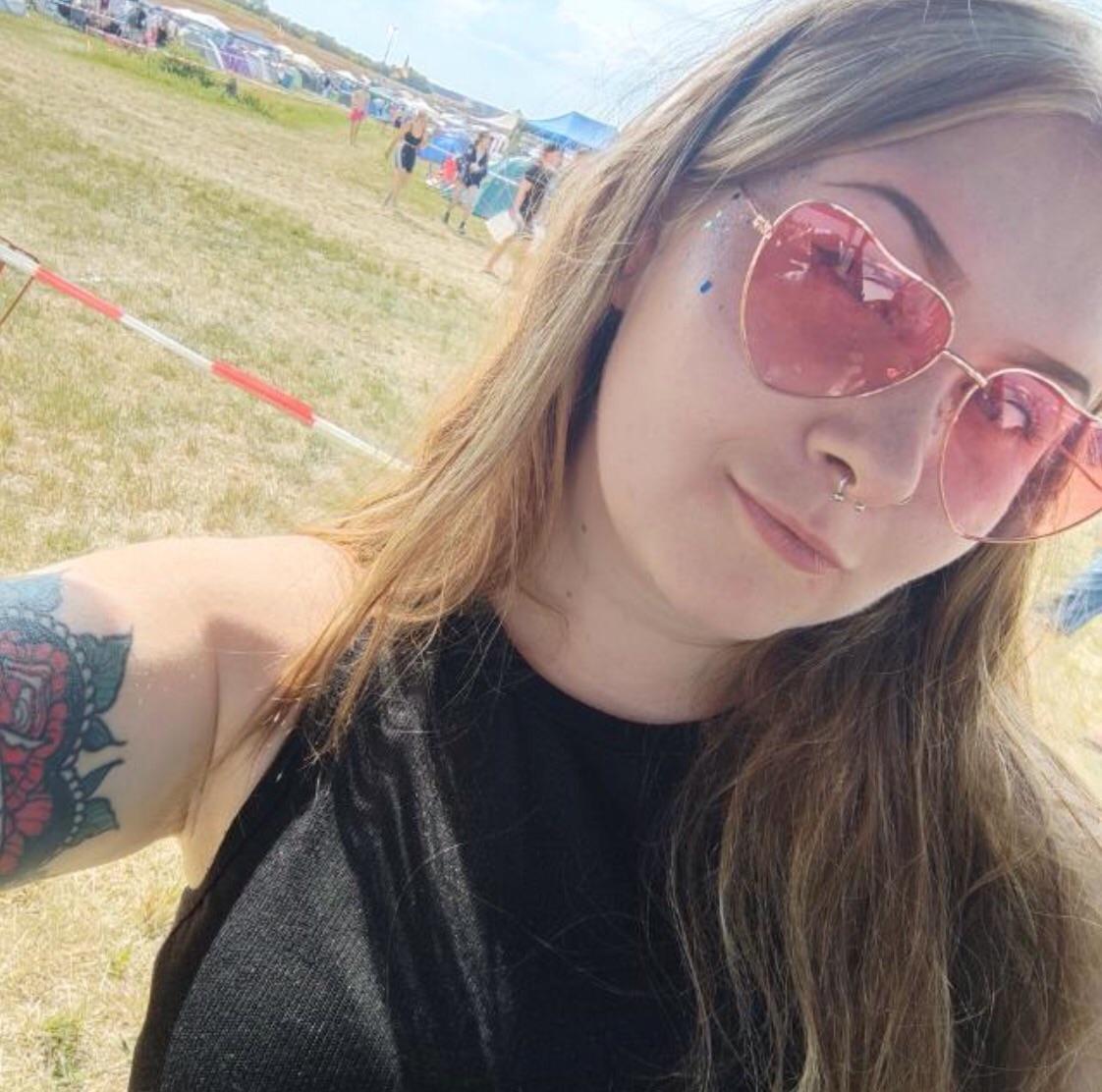 Should my dad fuck Rebecca really hard? | Scrolller