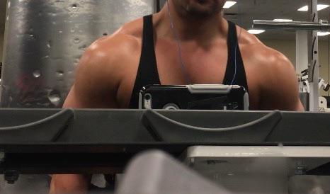 Shoulder pump | Scrolller