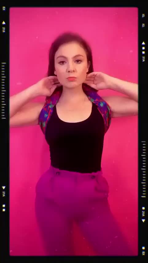 Showing off in different outfits | Scrolller