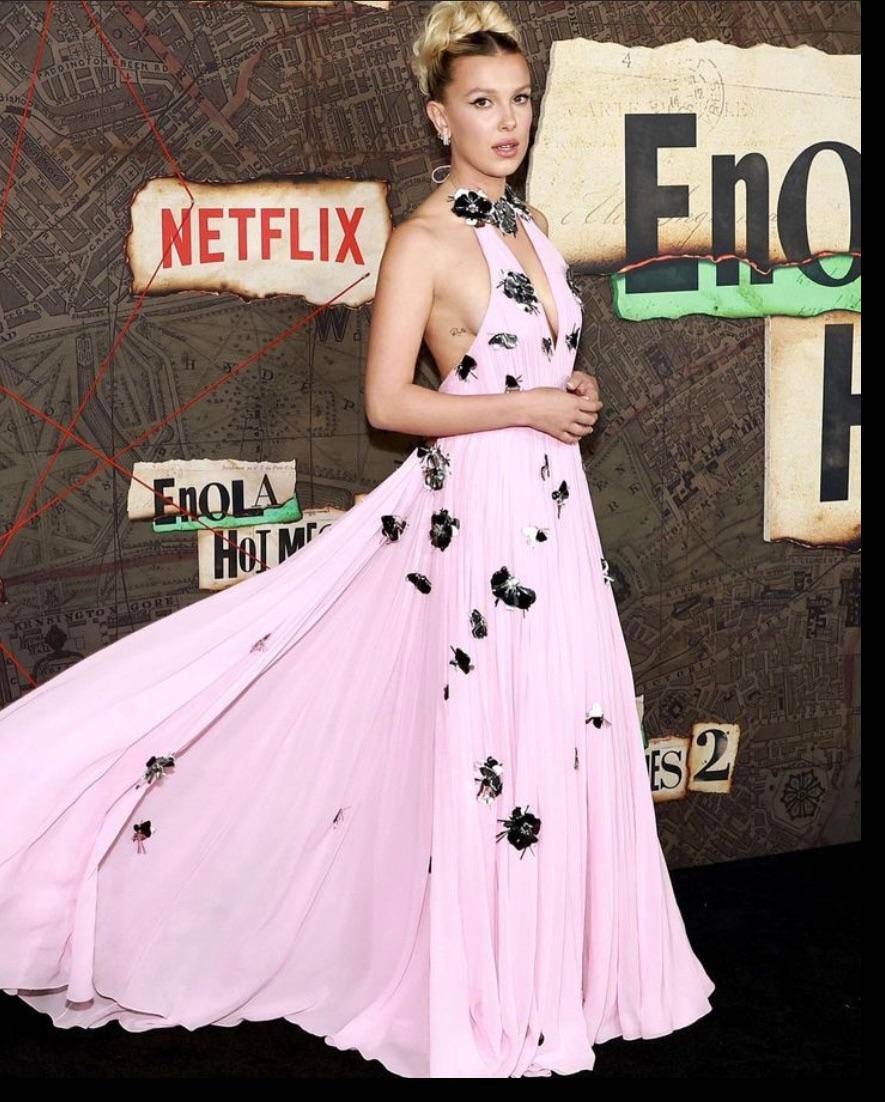 Side boob at Enola holmes 2 premier | Scrolller