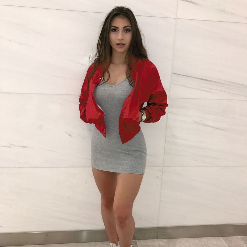 Simple Gray | Scrolller