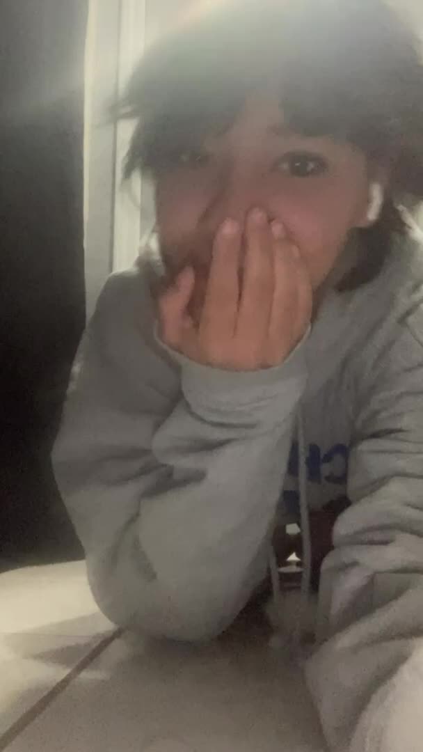 Since I don't have a boyfriend I figured someone may as well enjoy my titties today :) | Scrolller