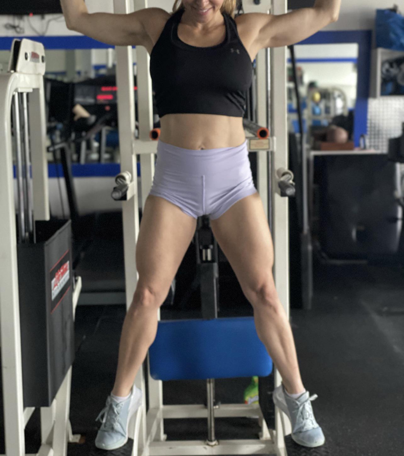 Cum help me stretch. | Scrolller