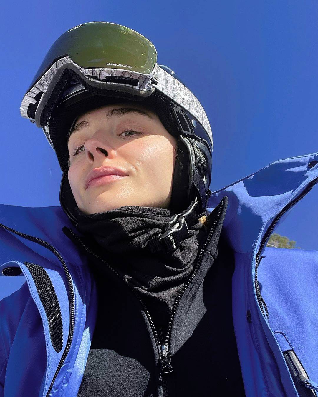 Skiing 2 | Scrolller