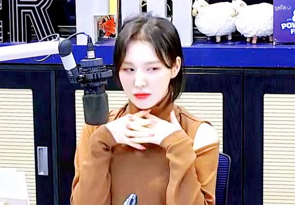 Slapping sacks in her vag | Scrolller