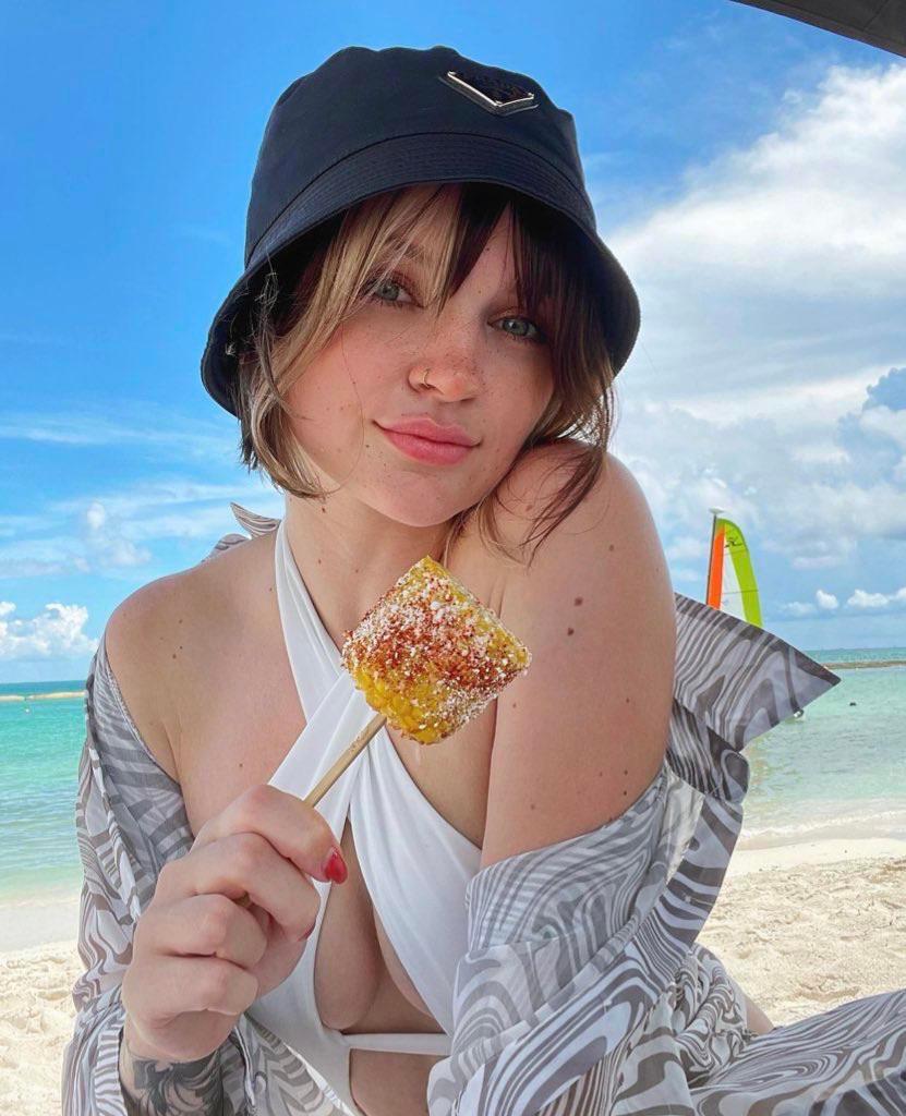 slob on my knob, like corn on the cob | Scrolller