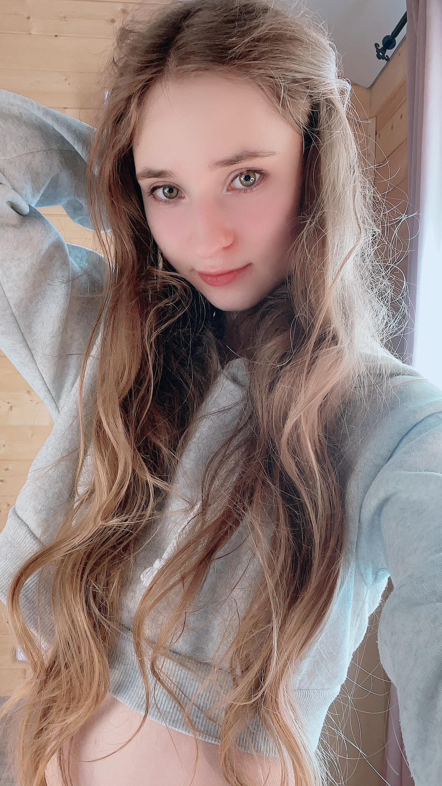 smash or pass? (20 yo) | Scrolller