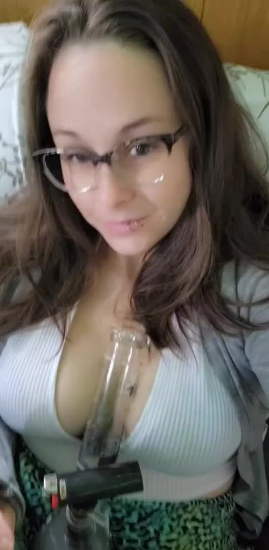 Smoking makes me horny! | Scrolller