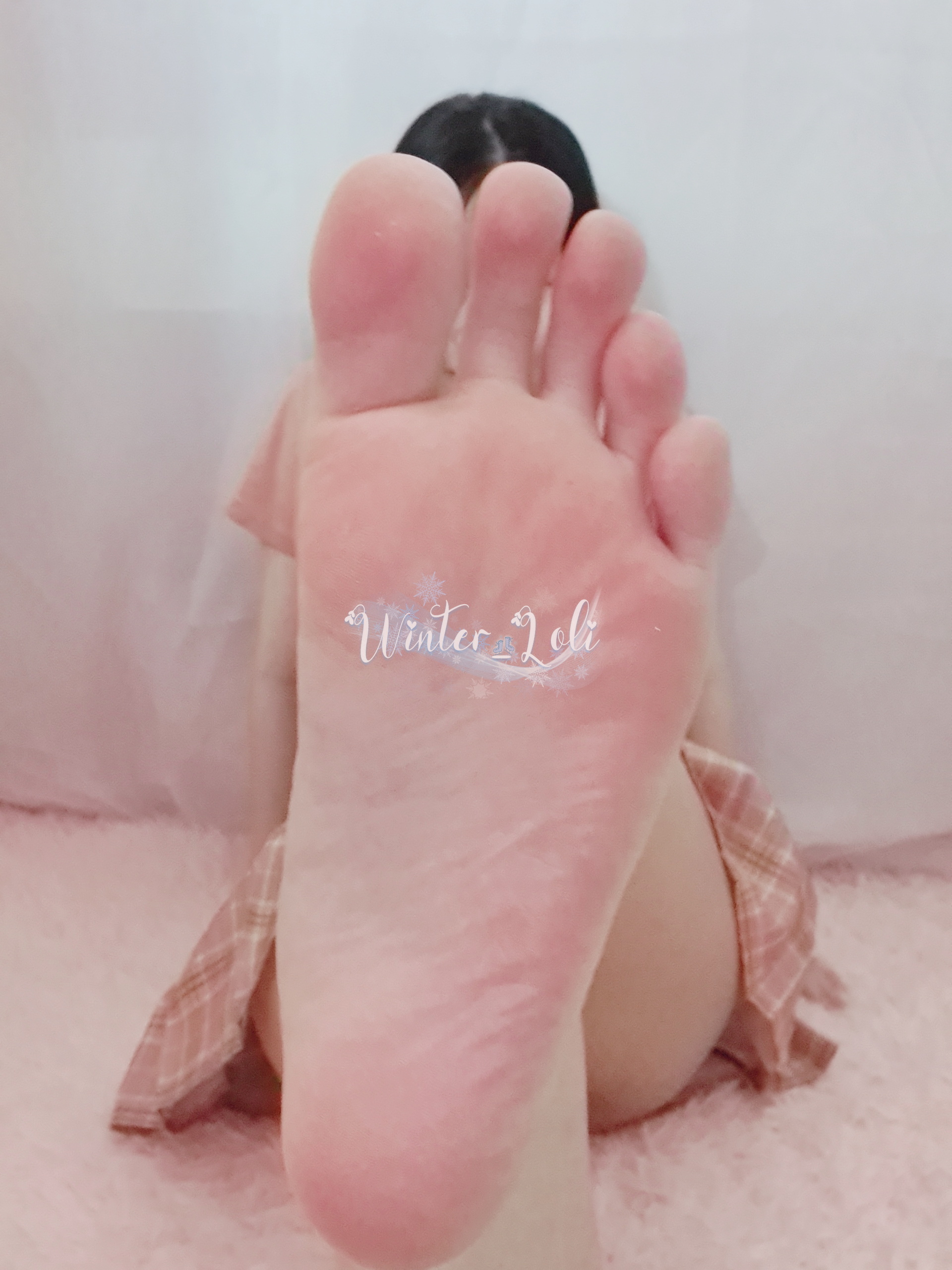 smol asian gurl feet | Scrolller