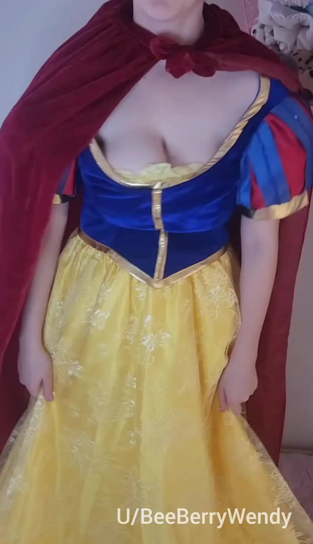 Snow White by BeeBerryWendy | Scrolller