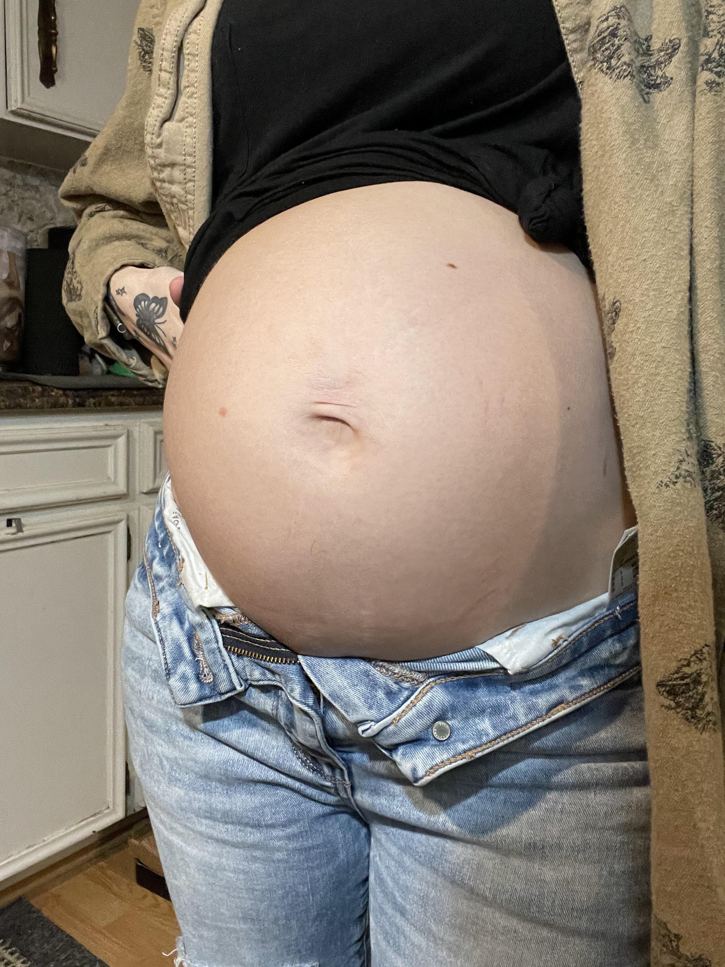 So obsessed with my belly 🫶🏼 | Scrolller