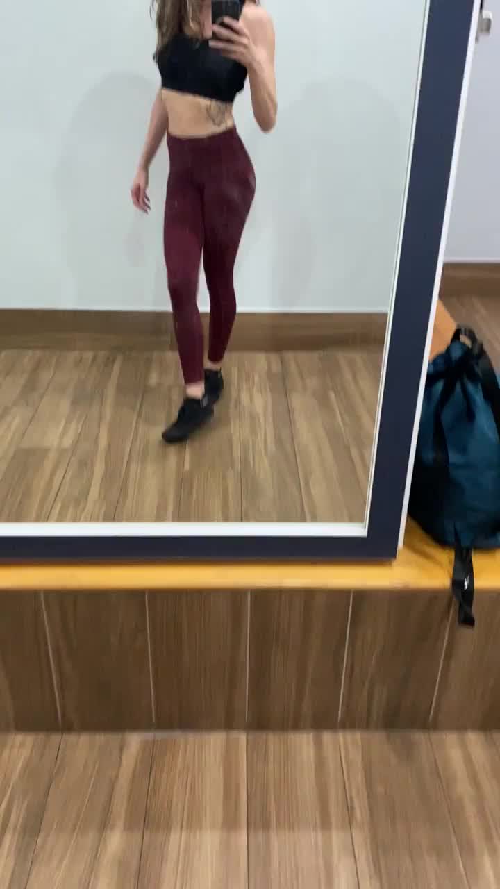 So Sweaty After Leg Day And The Sauna Scrolller