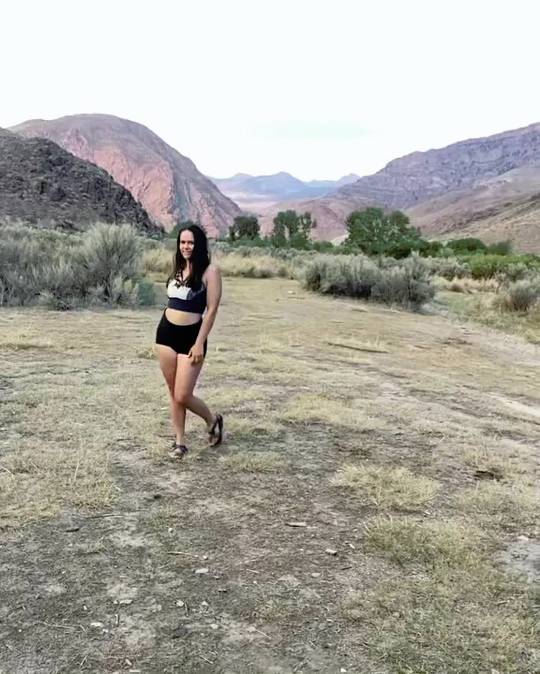 So what’s the general consensus, hmmm? 28F | Scrolller