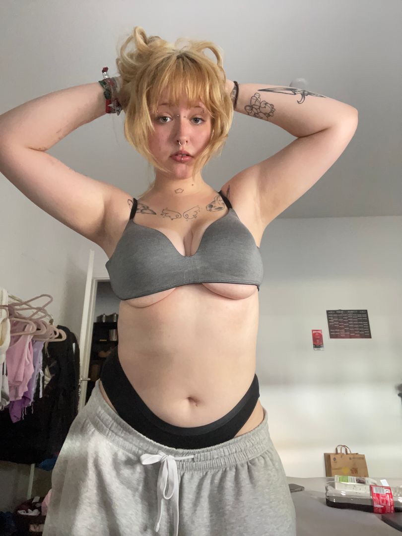 Cumming in her mouth after a shower | Scrolller