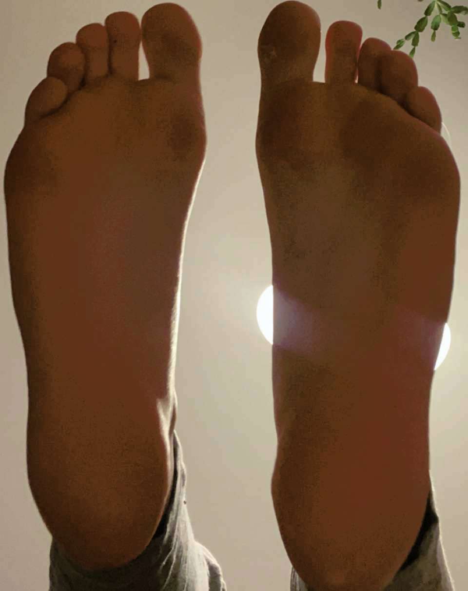 Soft soles lovers?👅👣 | Scrolller