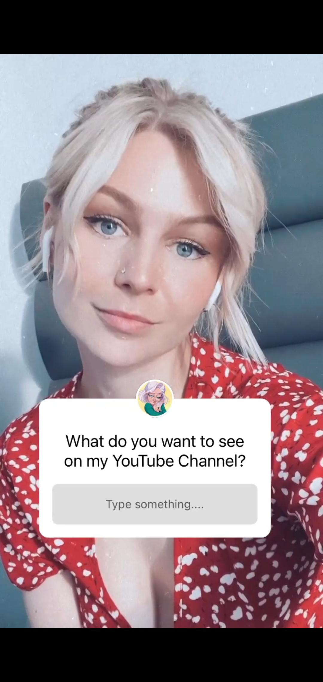 some good shot of cleavage | Scrolller