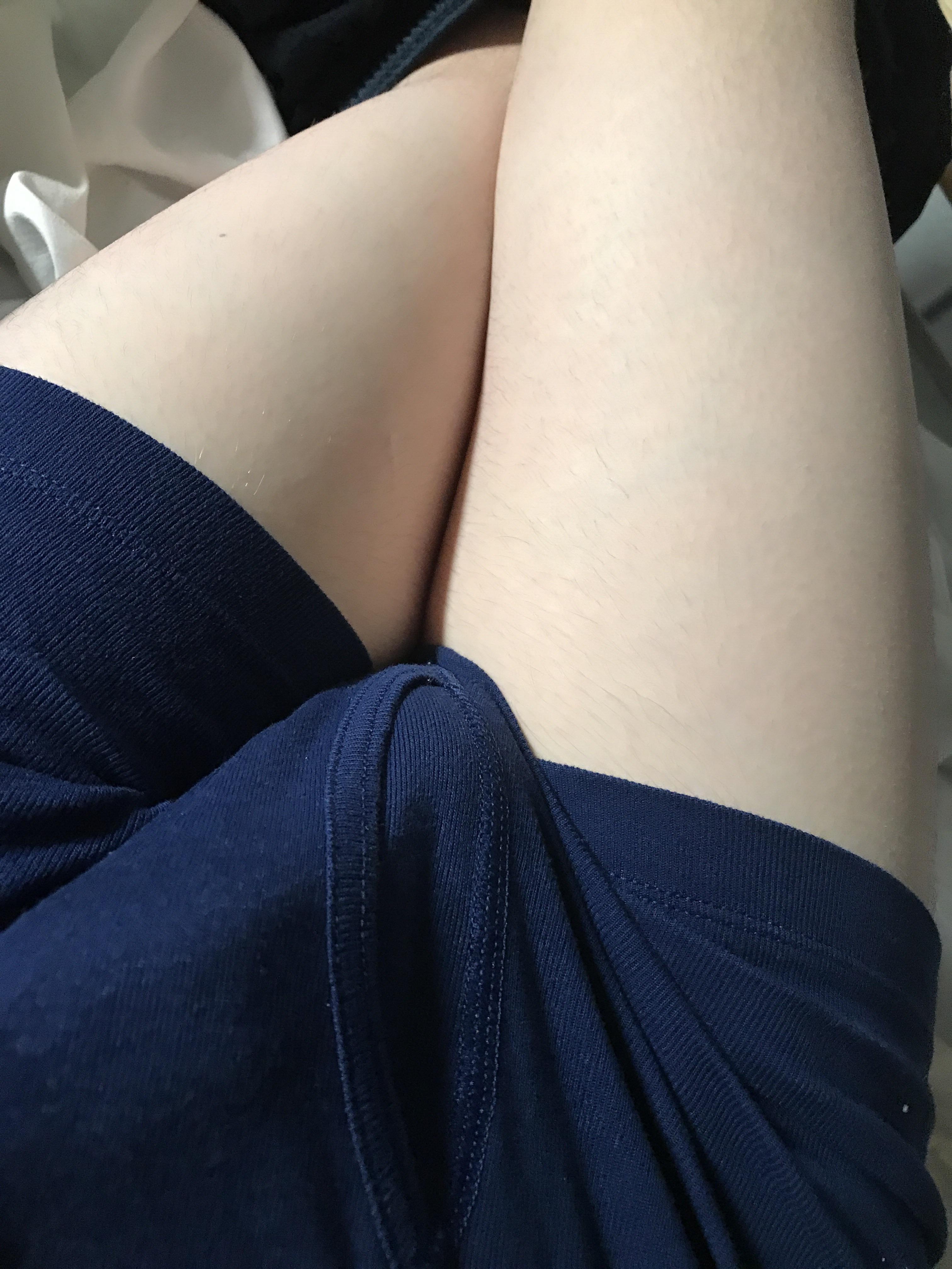 Some legs •w• | Scrolller