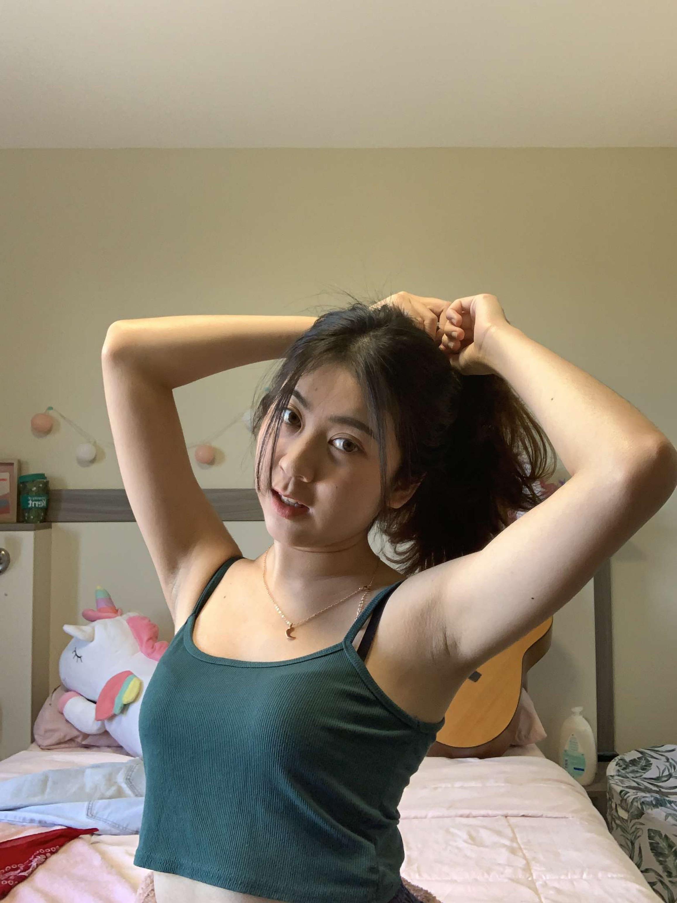 Someone make Captions for my gf ? | Scrolller