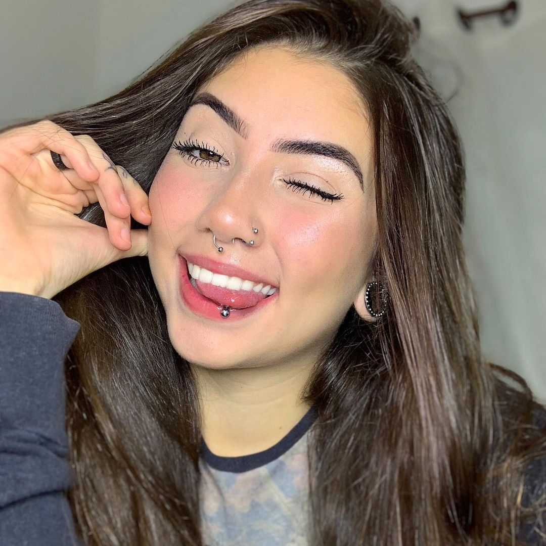 sooooo many people are edging over me atm 🤤 Here's a direct order: CUM ON MY SWEET INNOCENT FACE ...