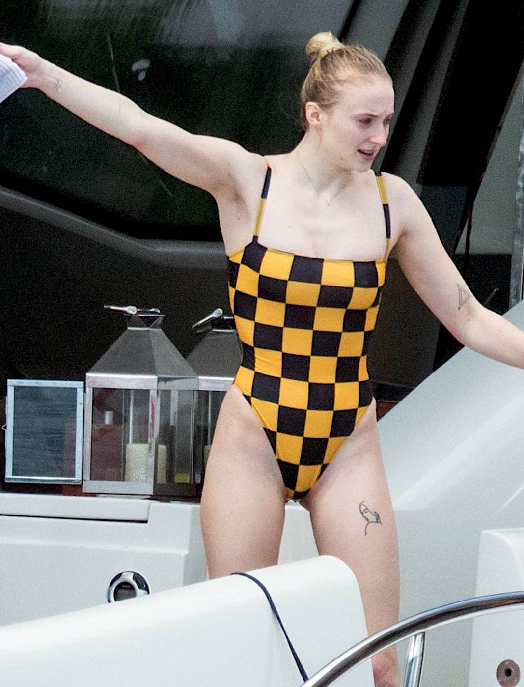 Sophie Turner showing her top-tier assets | Scrolller