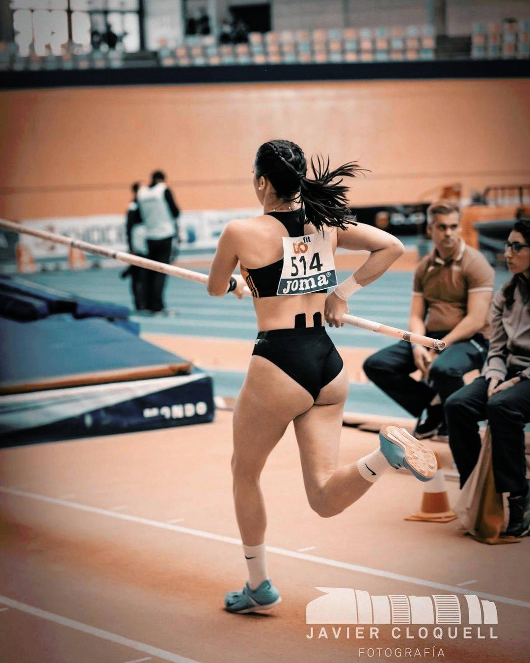 Spanish pole vaulter Nerea Pérez | Scrolller