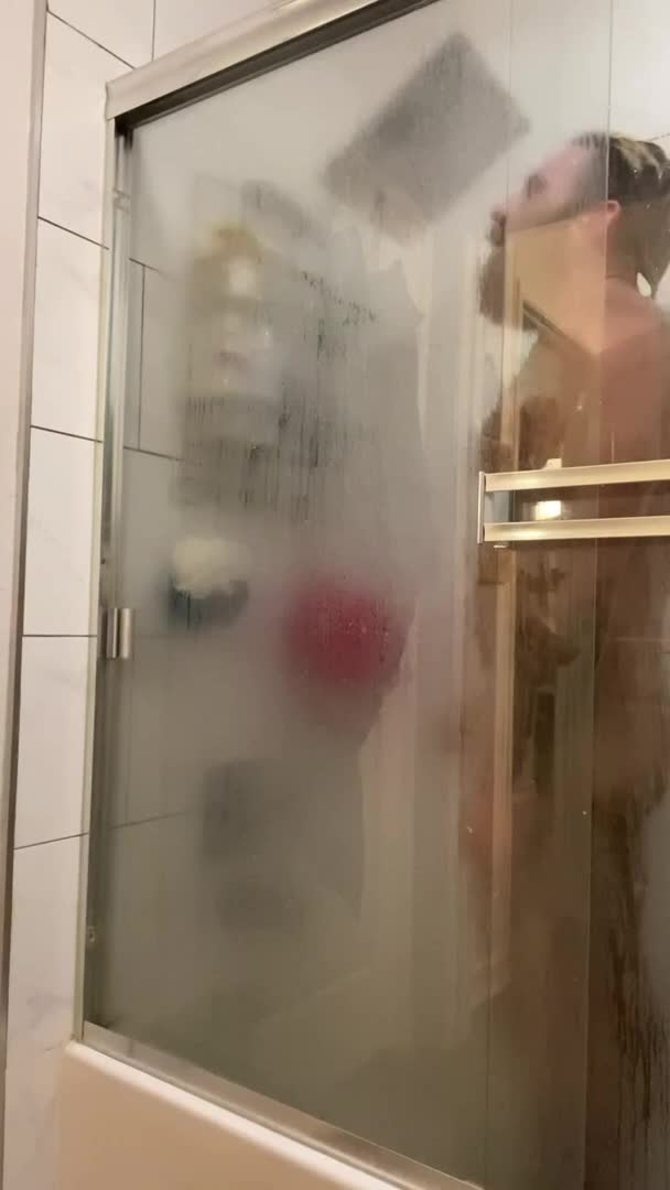 Spying on my roomie showering… think he saw me? | Scrolller