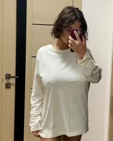 Squeezing | Scrolller