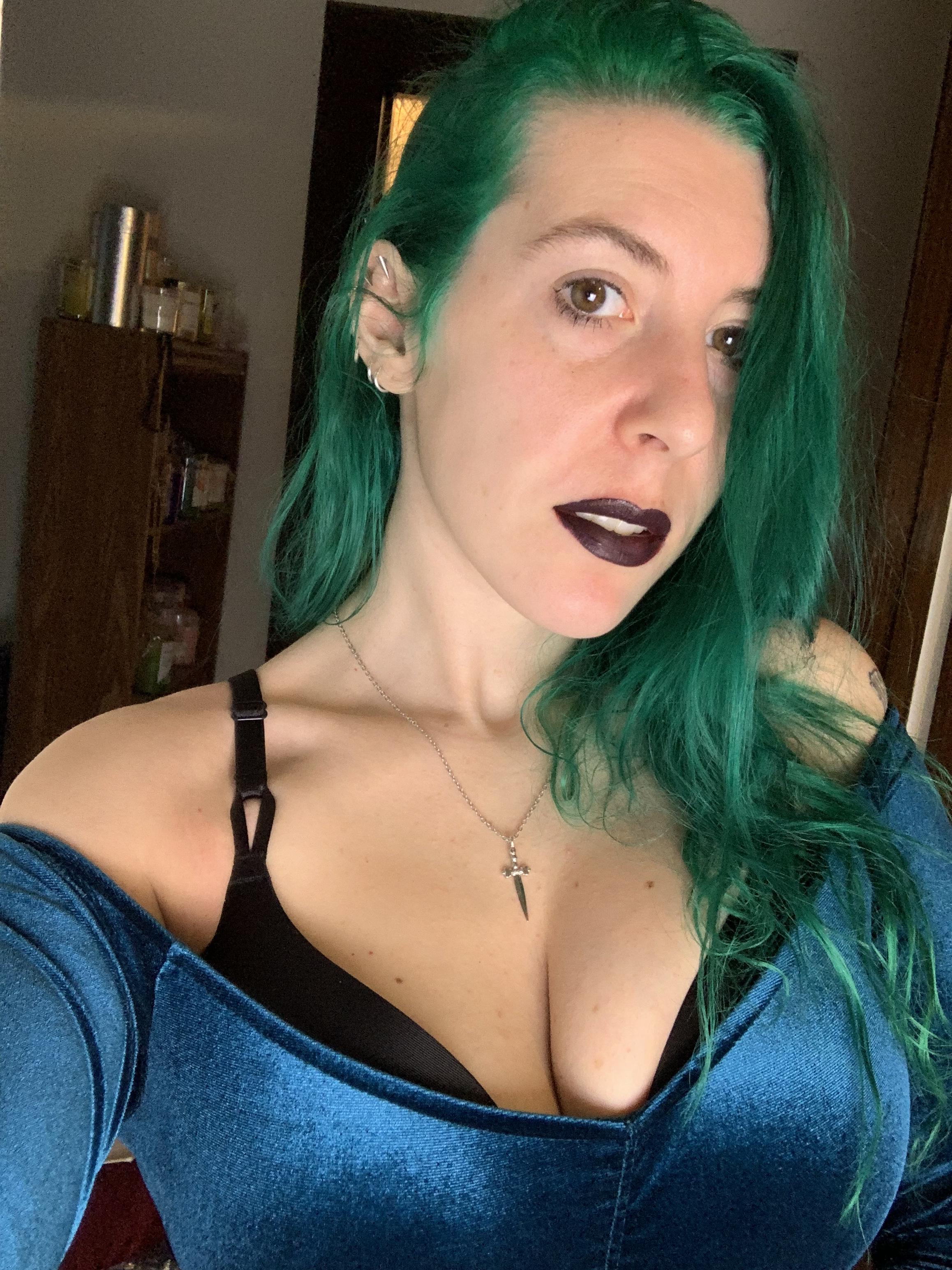 Stacked goth | Scrolller