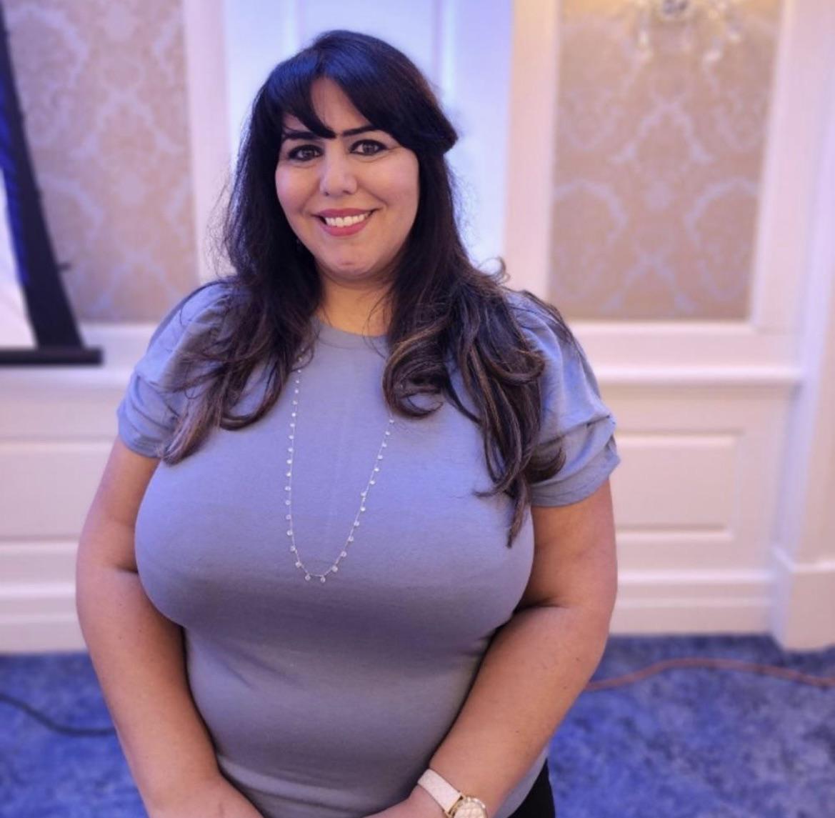 Stacked mama | Scrolller