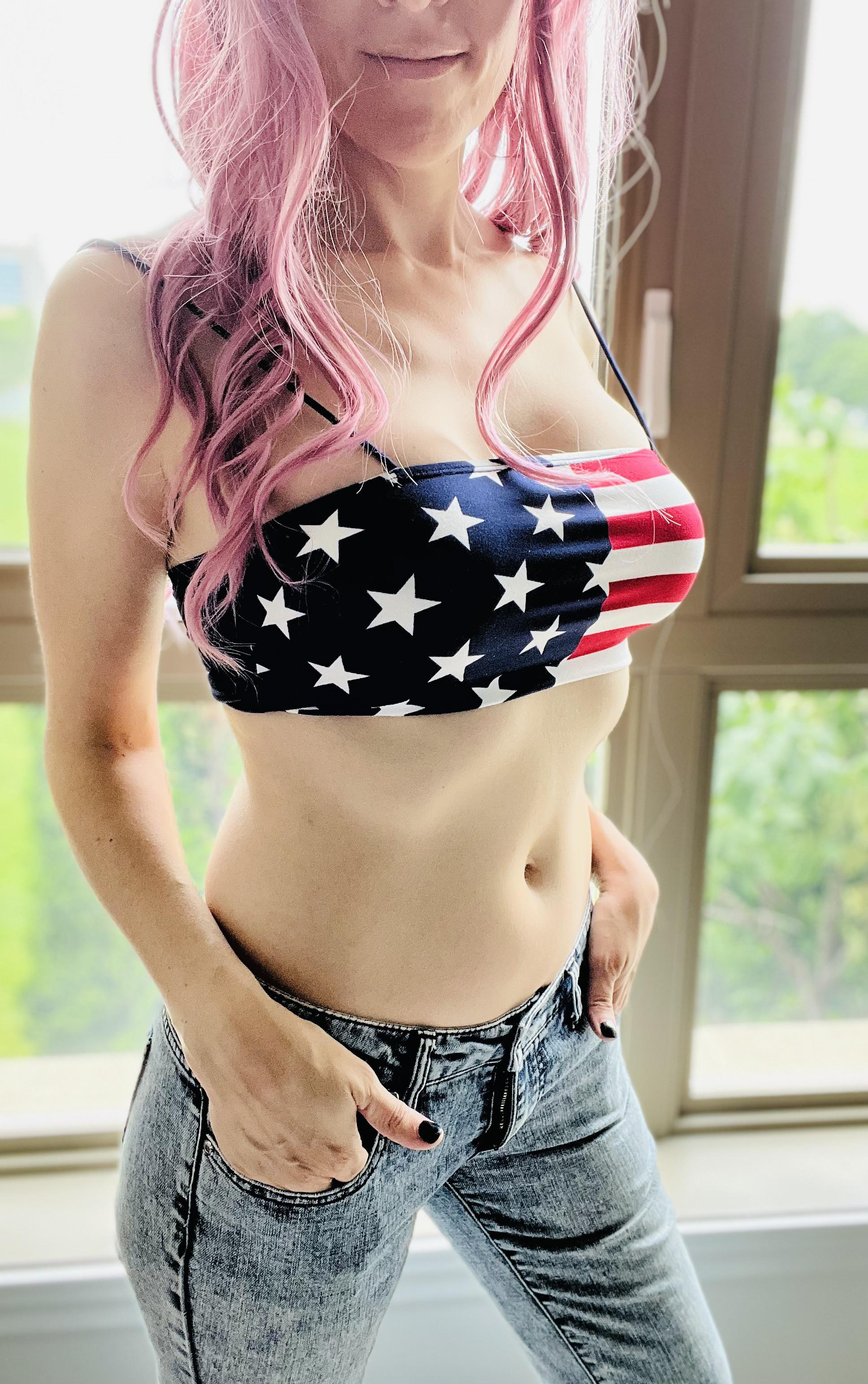 Still got energy to party, you? (mom, 39) | Scrolller